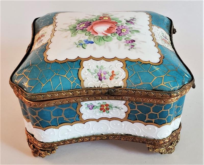 Edme Samson et Cie - 19th Century Samson Paris Porcelain Trinket Box