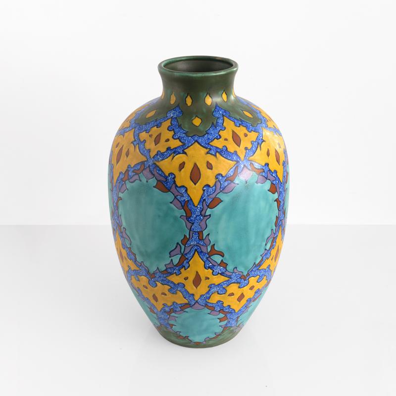 Gouda - LARGE Ceramic "VIRGINIA" VASE GOUDA, HOLLAND 1920's