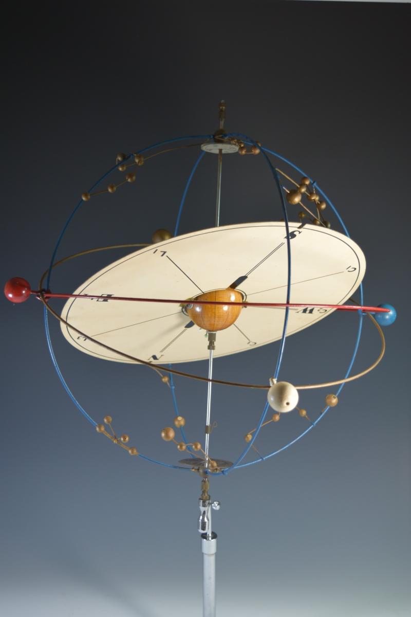 Planetarium Orrery A Mechanical Model of the Solar System