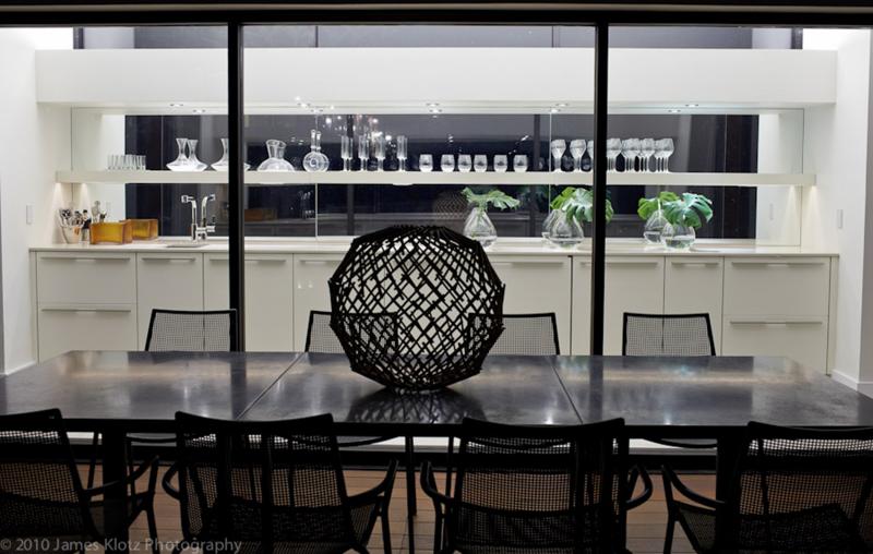 Modern House by Habachy Designs, Inc.