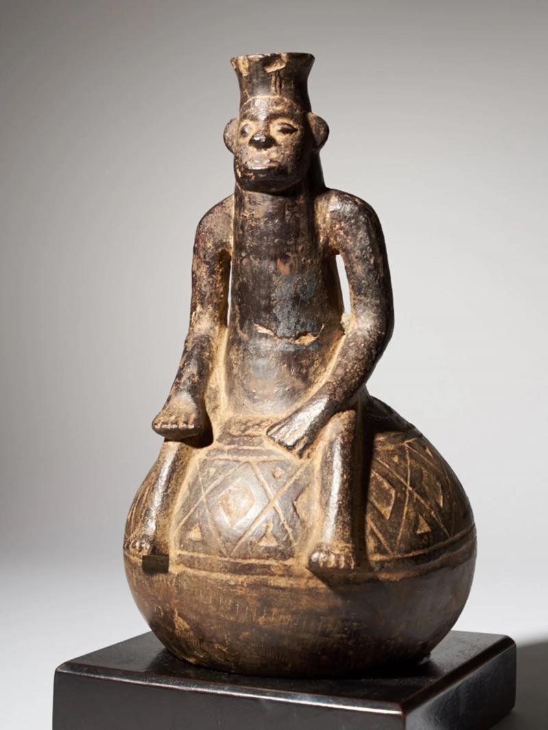 Anthromorphic Vessel in Blackened Terracotta, Mangbetu People