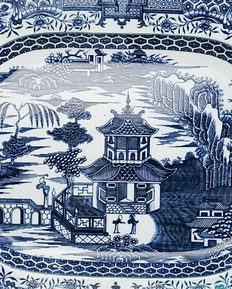 Circa 1780 Rare and Large Lowestoft Platter in the Chinese Taste, England