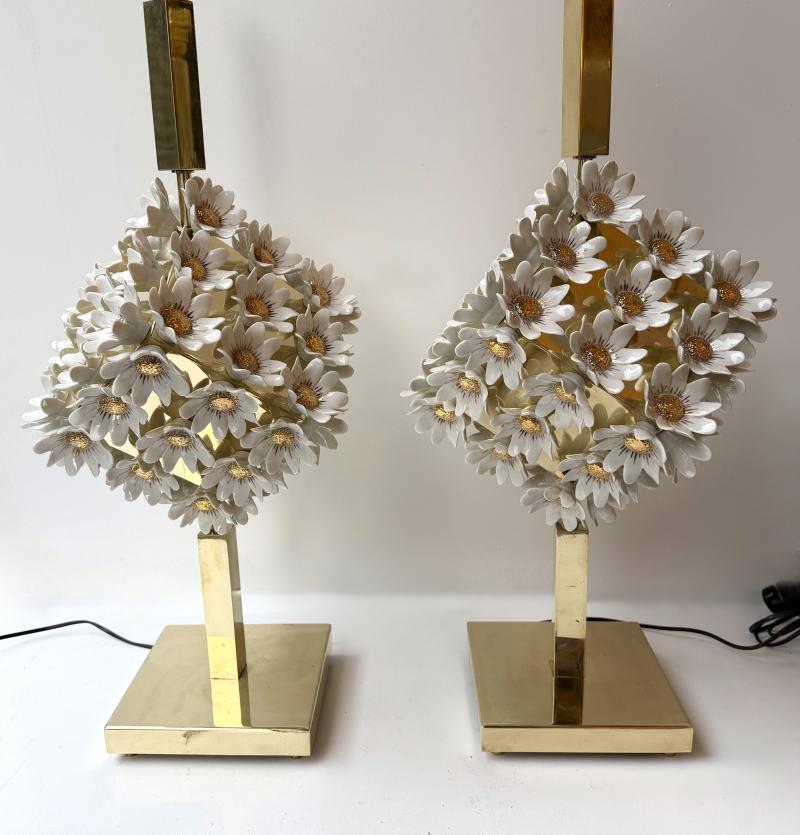 Contemporary Pair of Brass and Gilt Porcelain Daisy Lamps, Italy