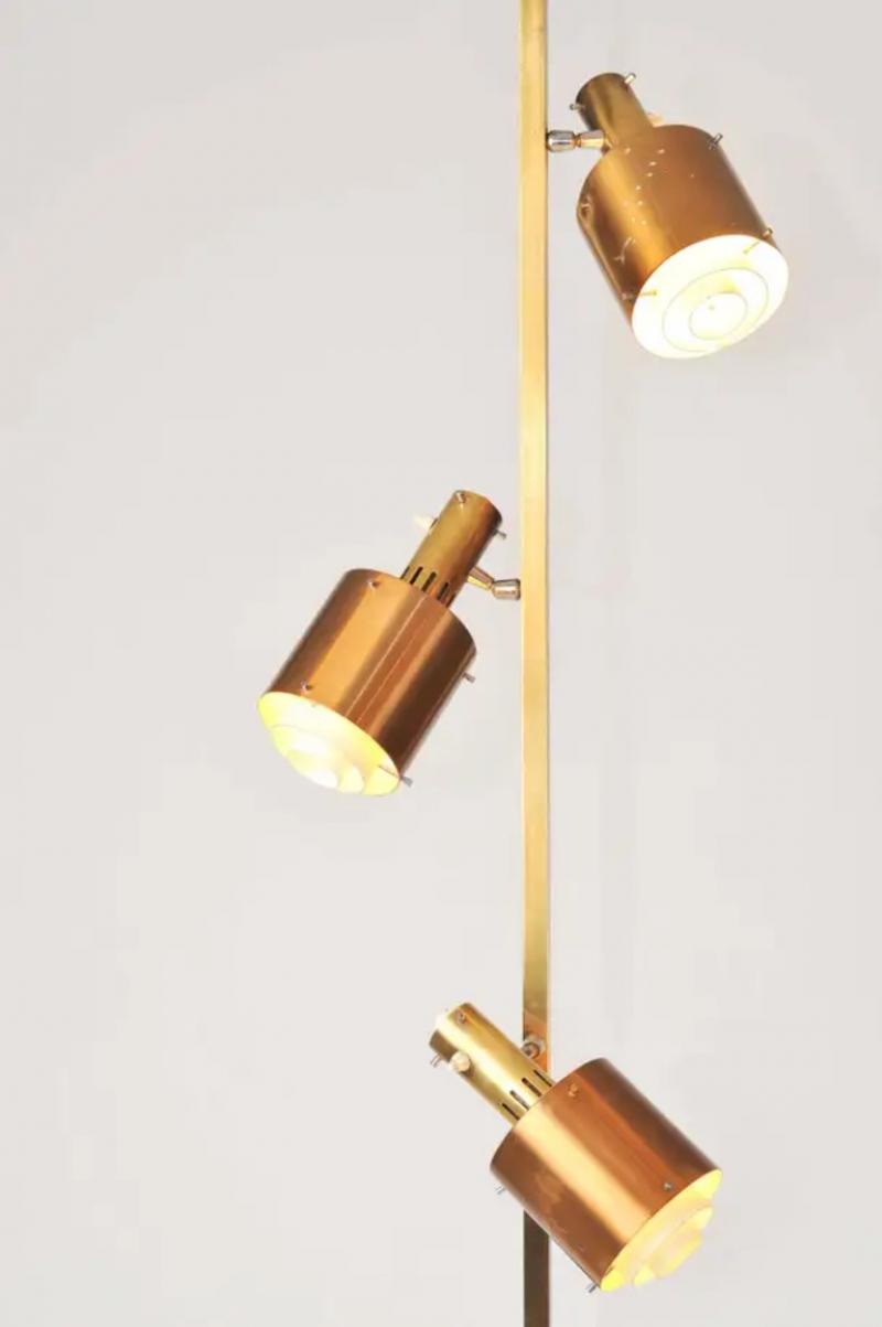 Floor to Ceiling Light