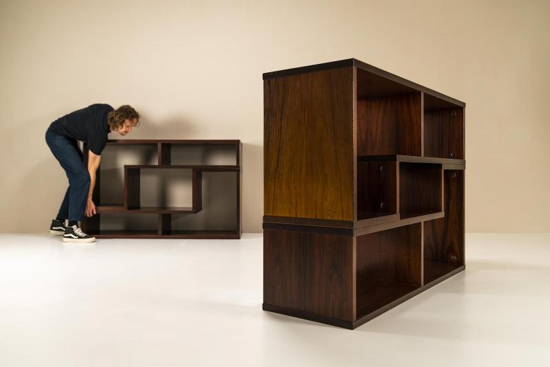 Free Standing Italian Modular Wall Unit Bookcase Veneered, Italy 1970s.