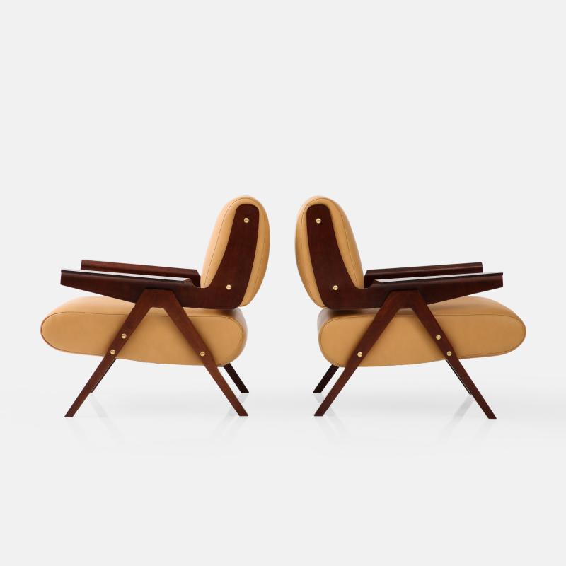 Gianfranco Frattini - Rare Pair of Mahogany and Leather Lounge Chairs ...