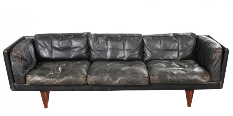 Illum Wikkelsø - 1960s Illum Wikkelsø Model V11 black leather sofa
