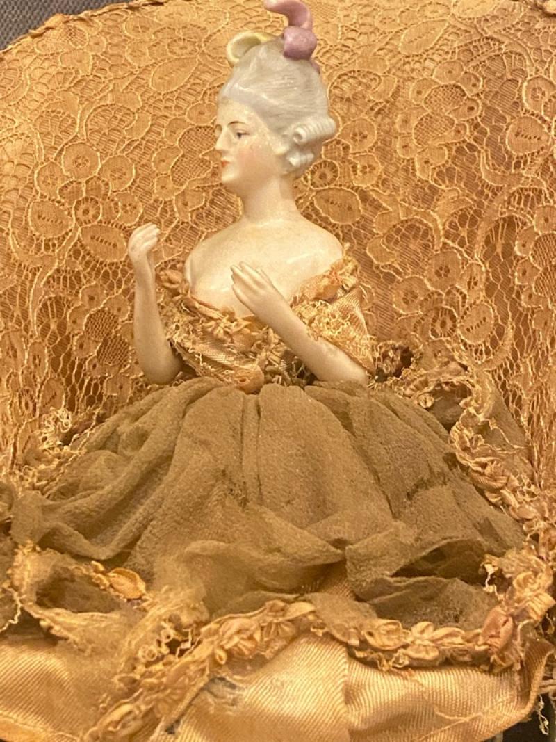 LADY POMPADOUR PORCELAIN WOMAN IN CHAIR BOUDOIR LAMP