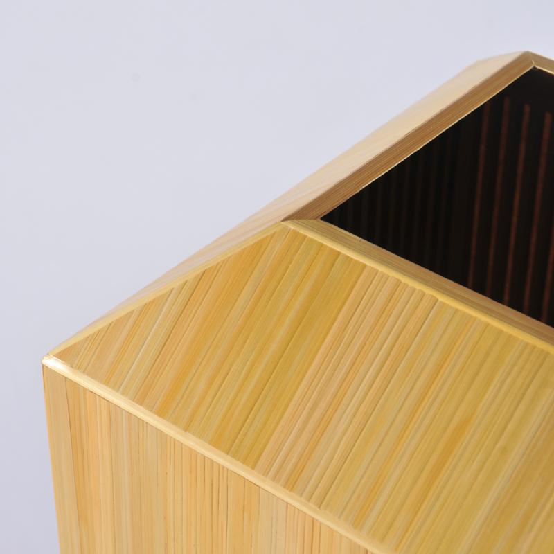 Laura Portarrieu - PALEA PL03 Straw marquetry table lamp