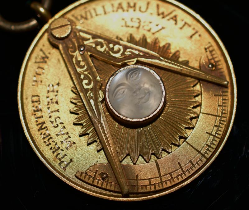 Freemasons / Masonic & Lodge Styles - Masonic Gold Moon Stone Pendant ...
