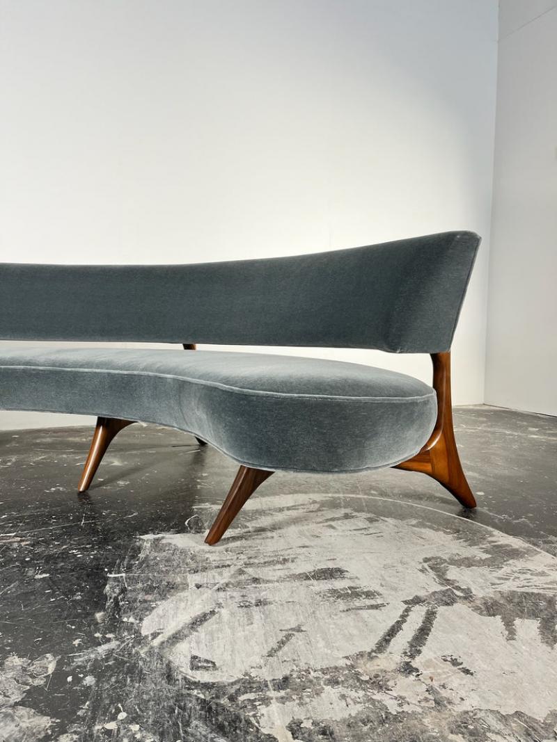 Vladimir Kagan - Floating Seat and Back Sofa in Mohair by Vladimir Kagan