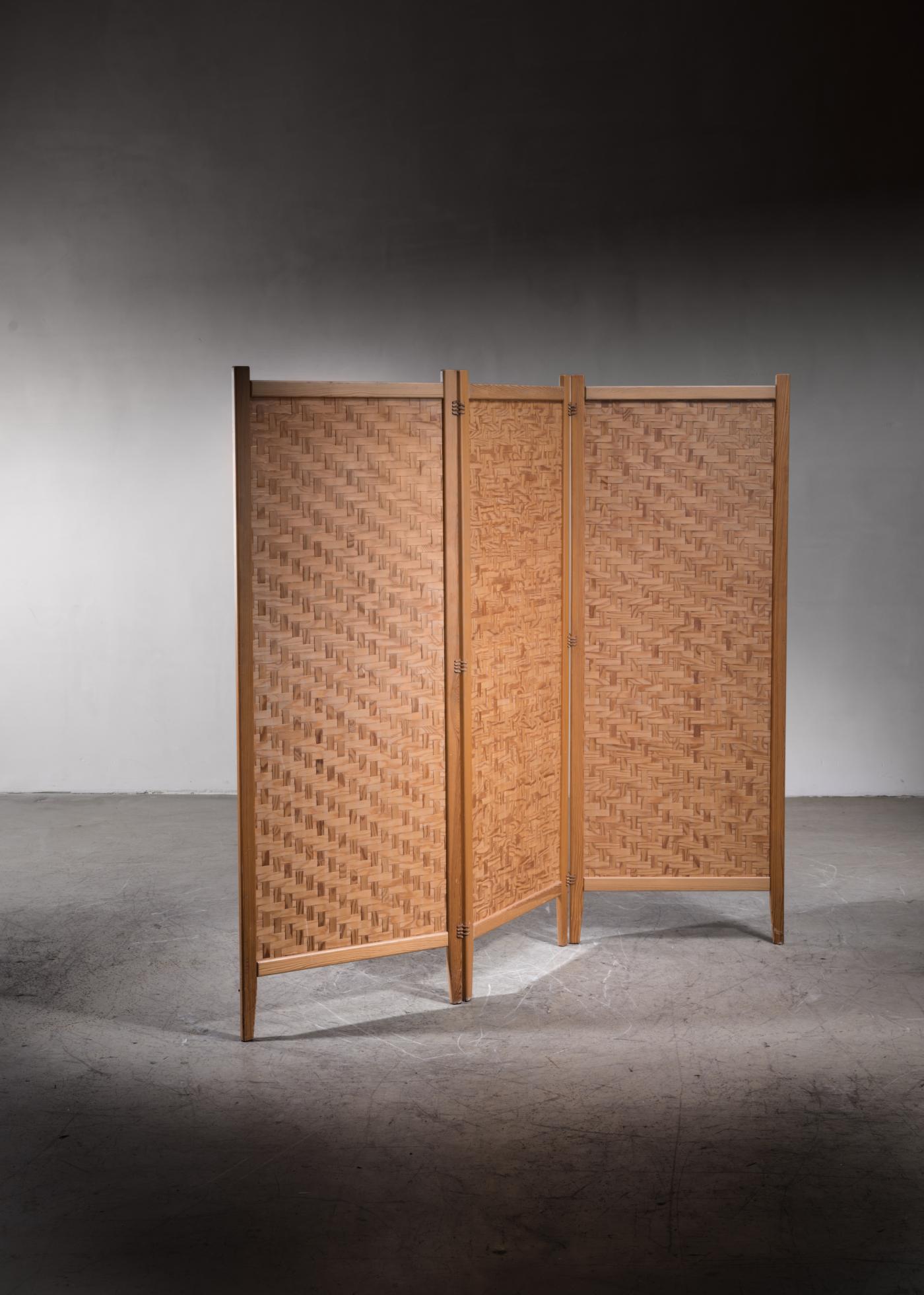 Alberts - Pine folding screen