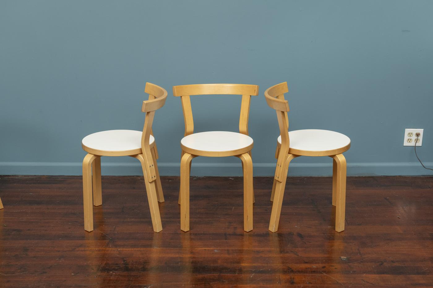 Alvar Aalto Re Edition - Alvar Alto Model 68 Dining Chairs