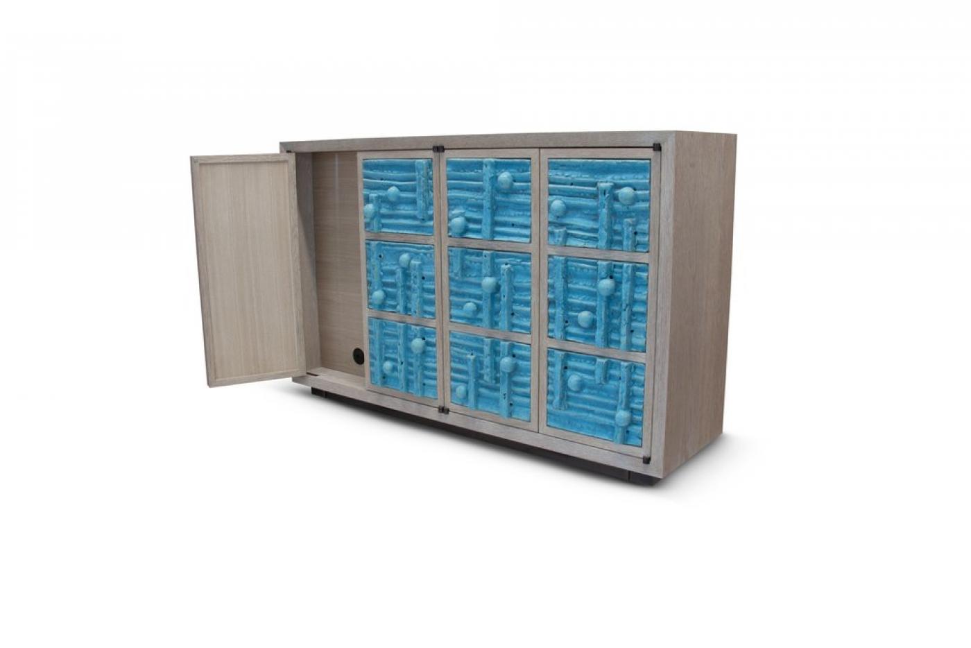 Chapter & Verse - Peter Lane Clay TV Lift