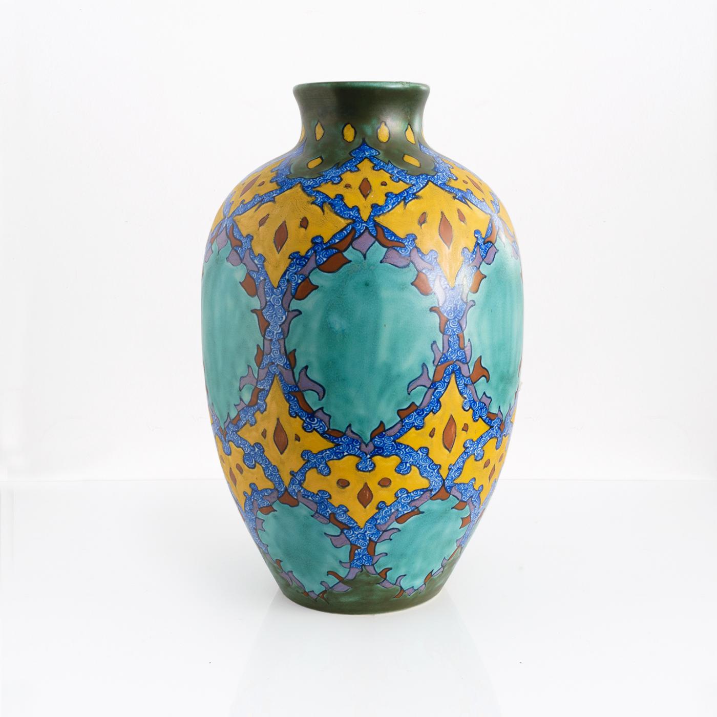 Gouda - LARGE Ceramic "VIRGINIA" VASE GOUDA, HOLLAND 1920's