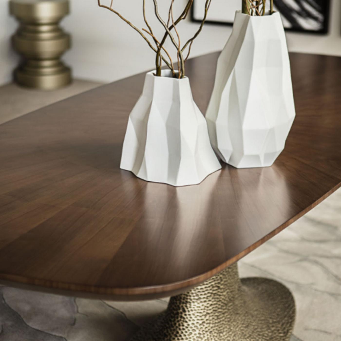 HAMILTON CONTE - INES TONNEAU | DINING TABLE