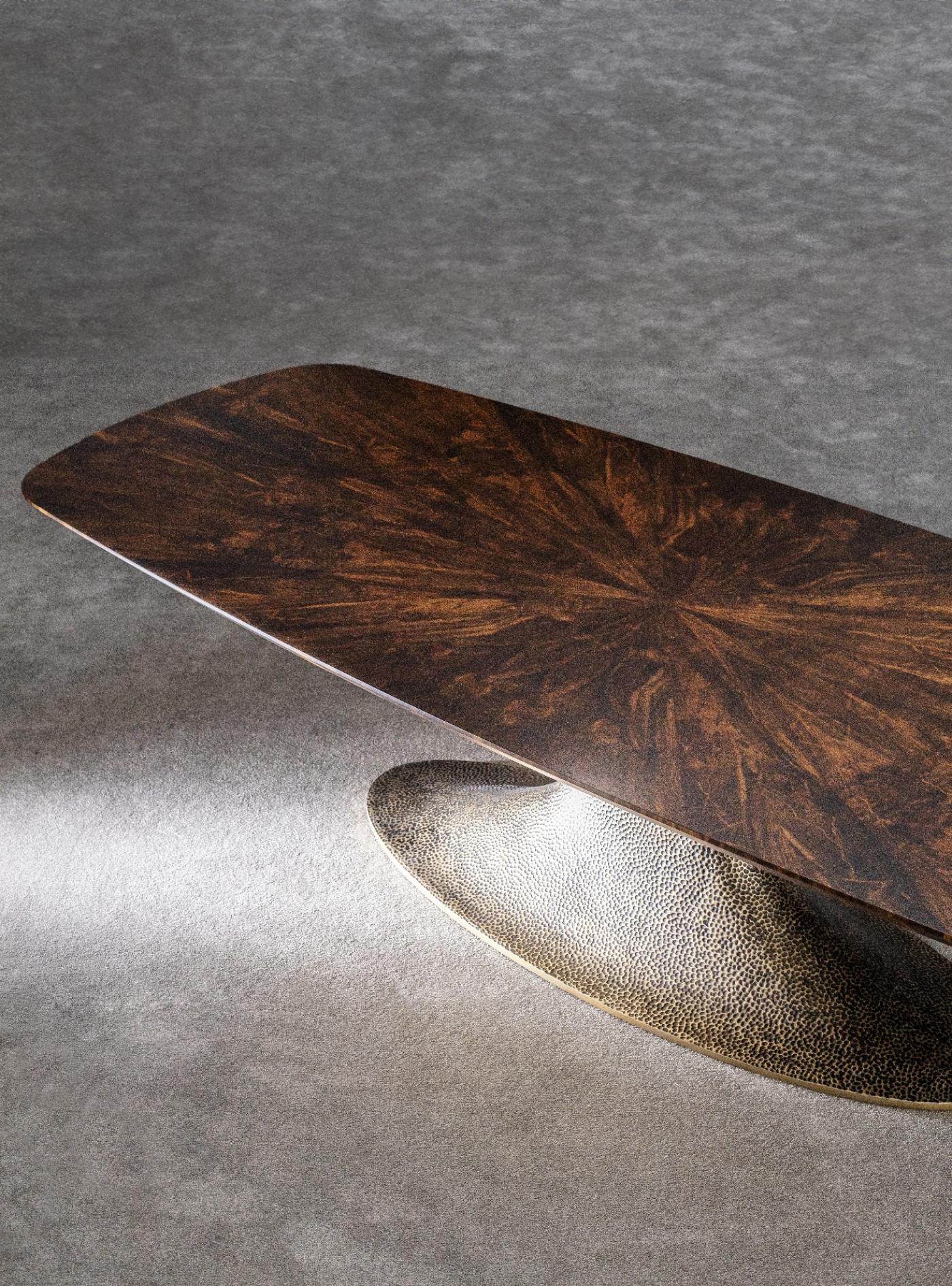 HAMILTON CONTE - INES TONNEAU | DINING TABLE