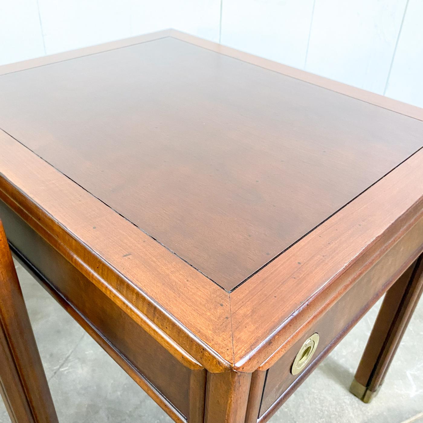 Henredon Furniture - Pair of Henredon Nightstands 1970s