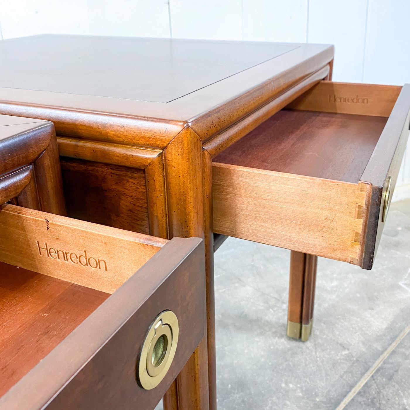 Henredon Furniture - Pair of Henredon Nightstands 1970s