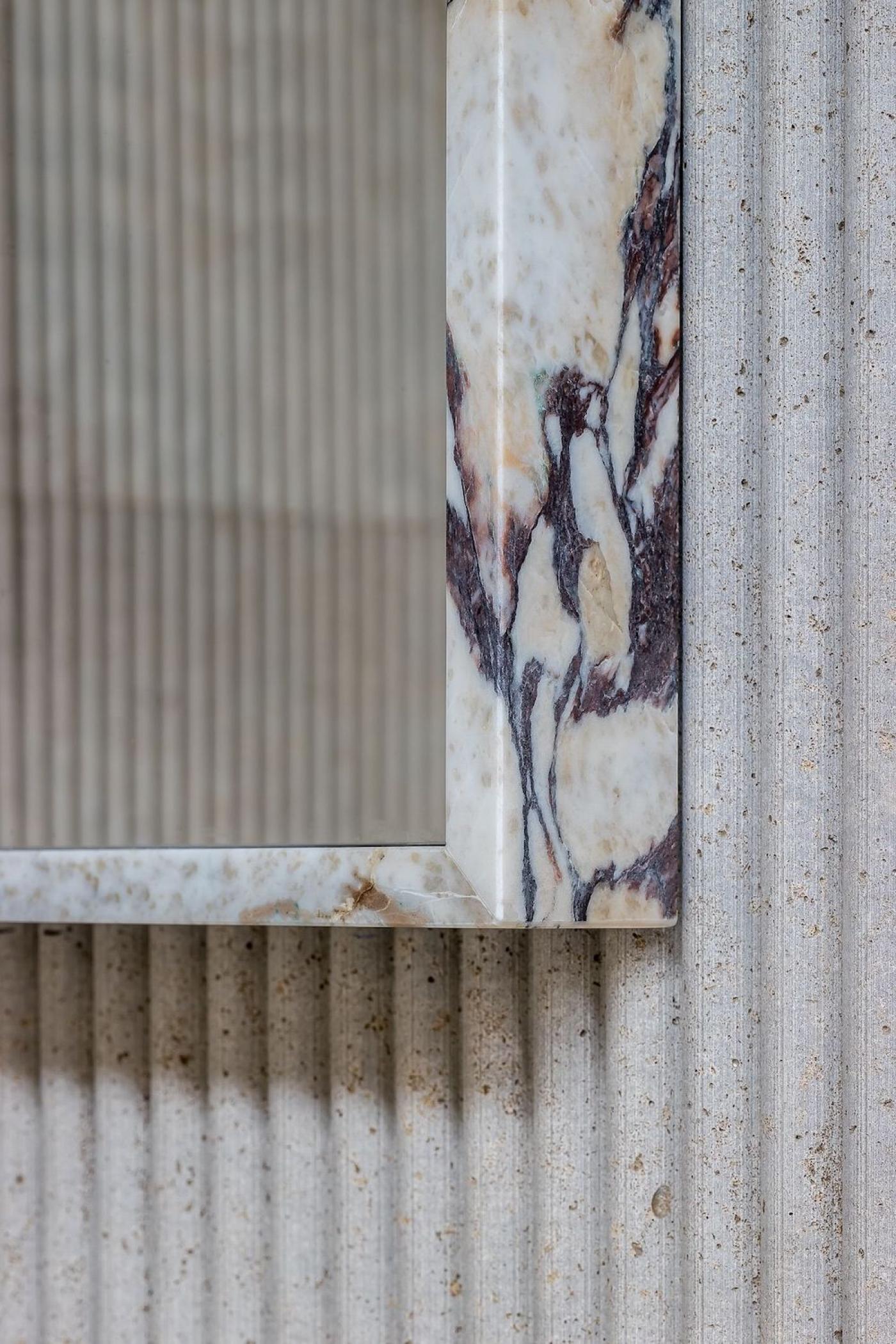 IL GRANITO - VICTORIA | MIRROR