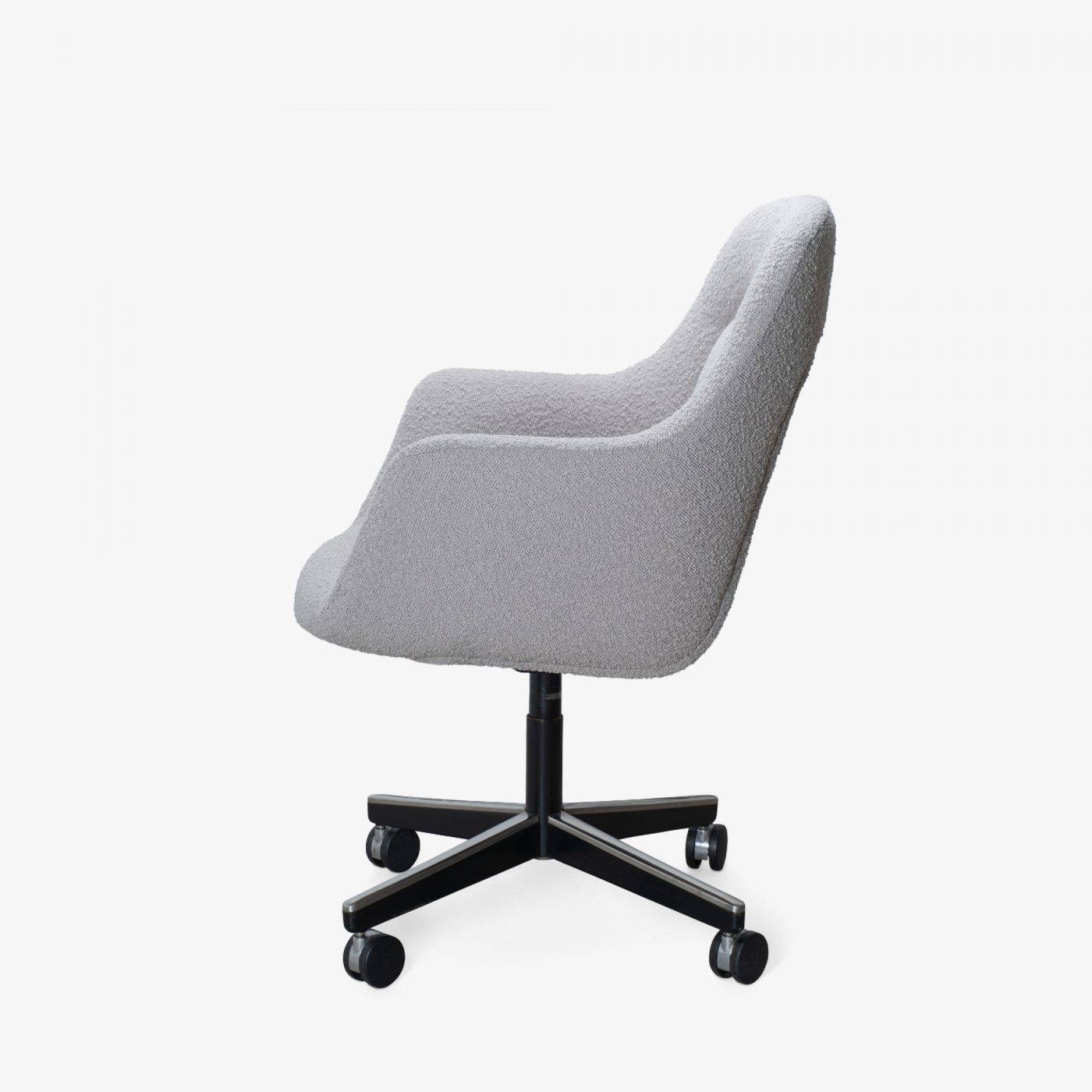 Knoll - Pearson Executive Chair in Platinum Performance Bouclé by Max ...
