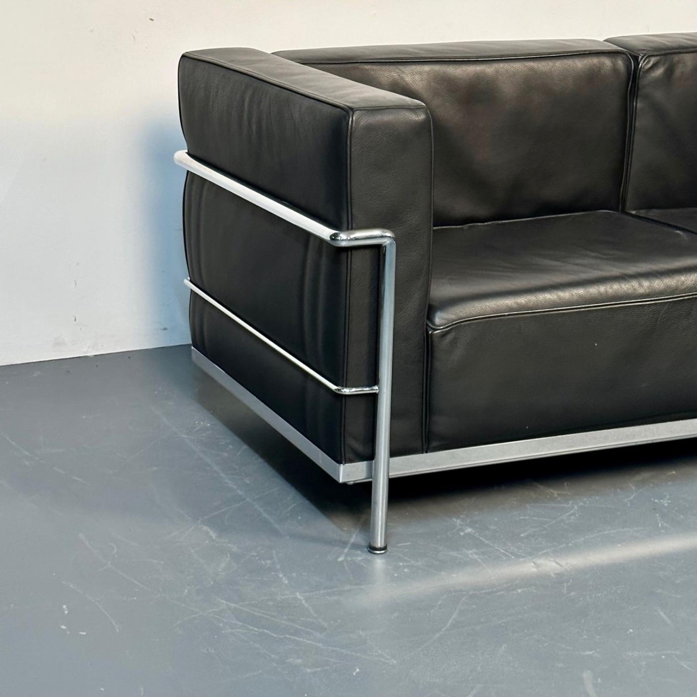 Le Corbusier - Mid-Century Modern LC2 Sofa by Le Corbusier, Black ...