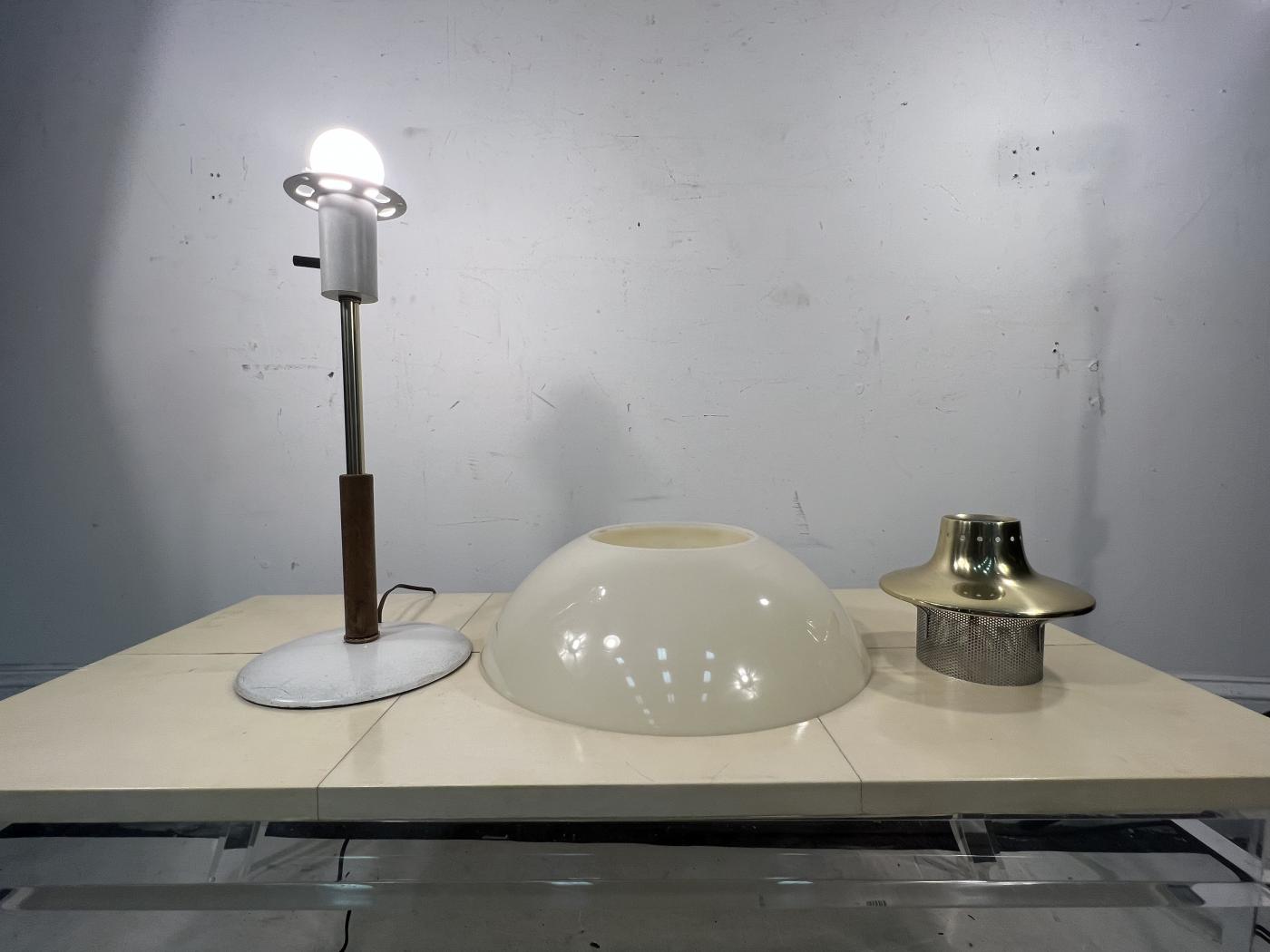 Lightolier - MODERN LIGHTOLIER LAMP