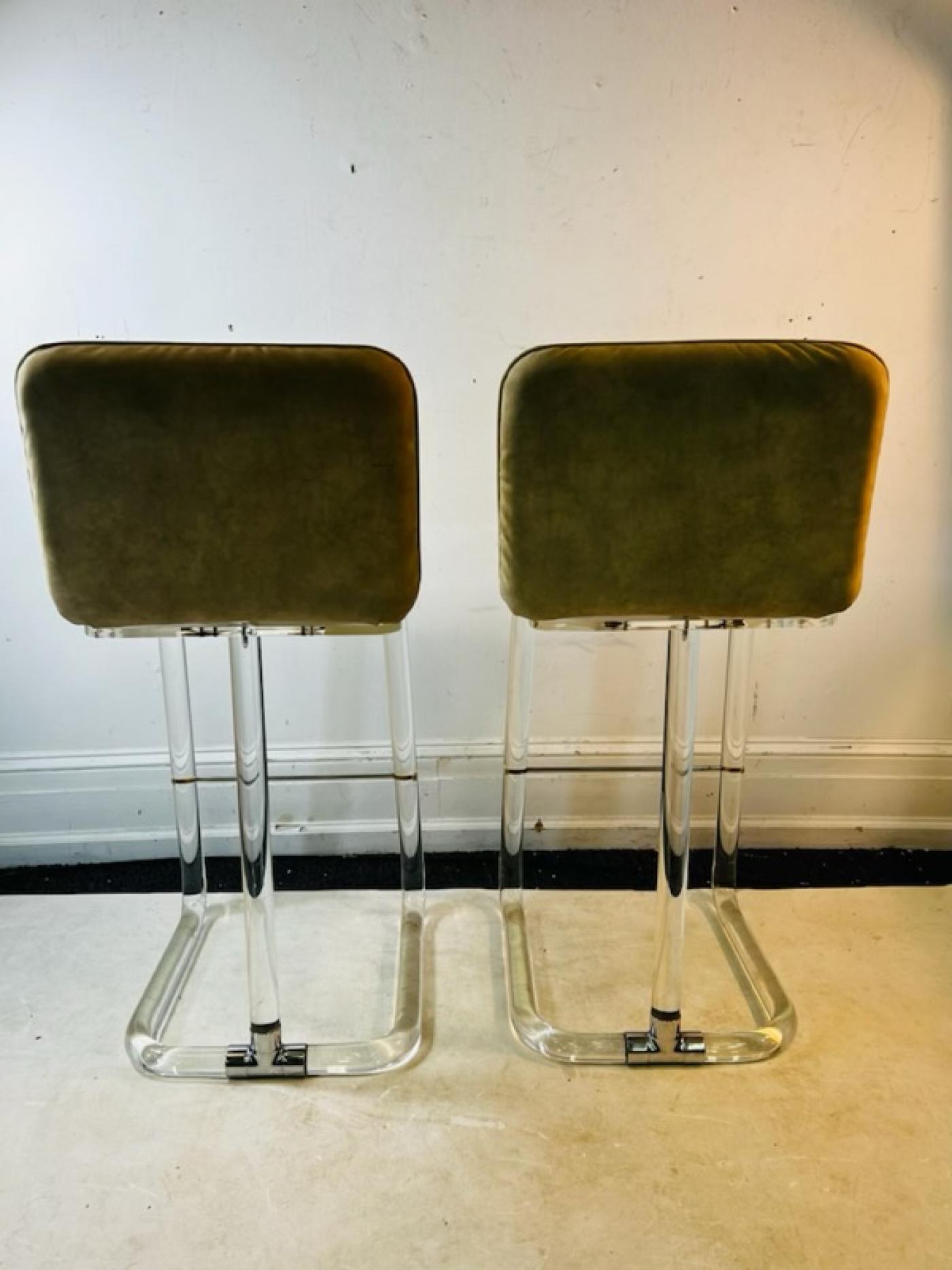 Lion in Frost - SUITE OF FOUR EXCEPTIONAL LUCITE BAR STOOLS SIGNED LION ...