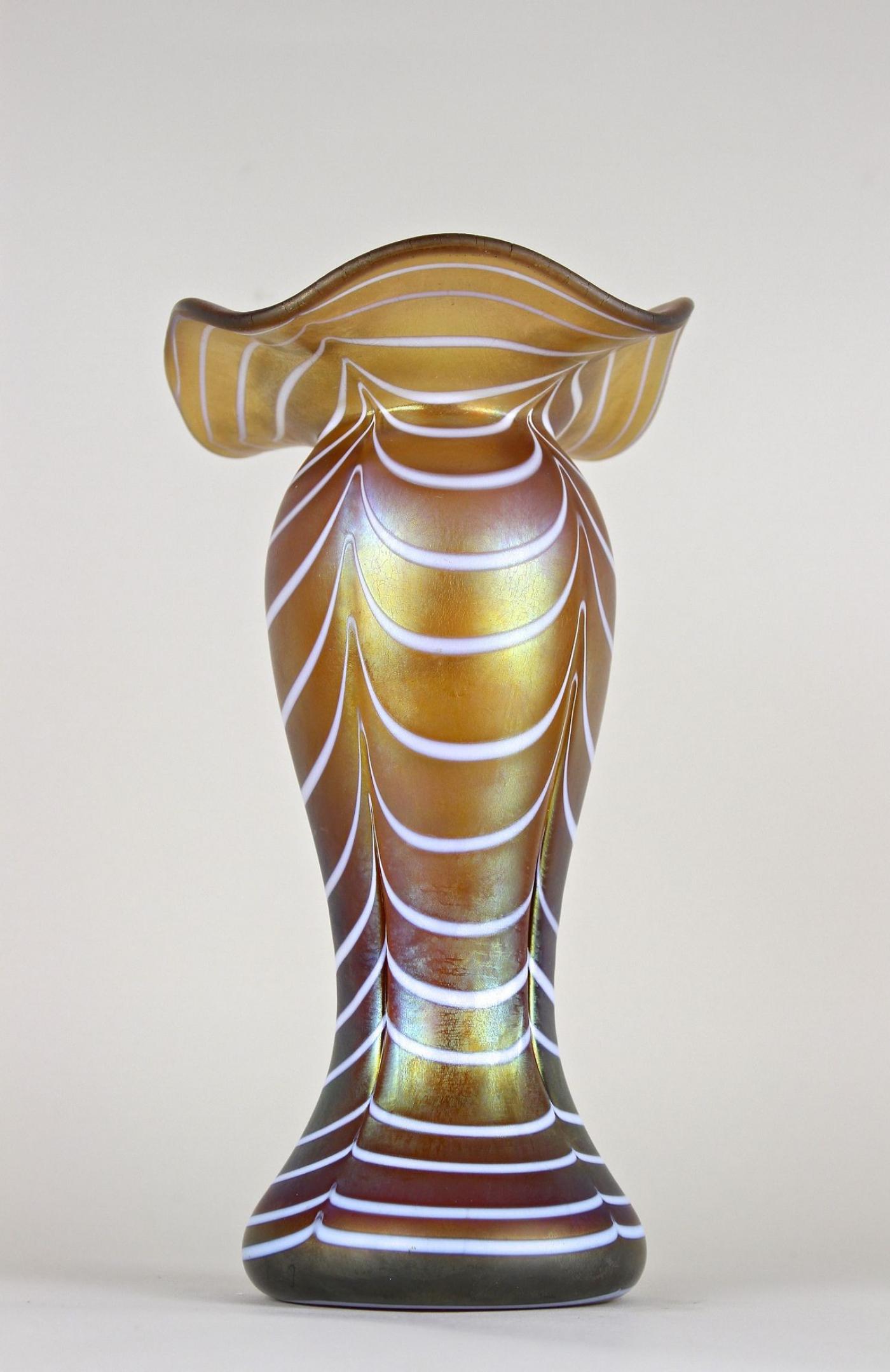 Loetz - Art Nouveau Iridescent Glass Vase Attributed To Loetz Witwe ...