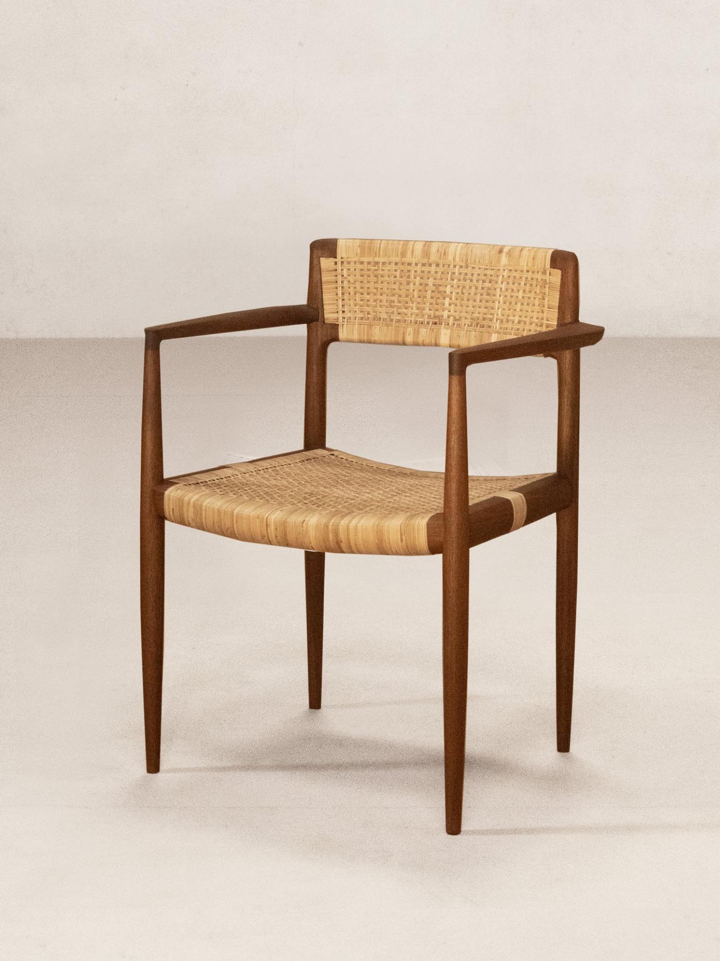 Phantom Hands - Phantom Hands Tangāli Dining Chair