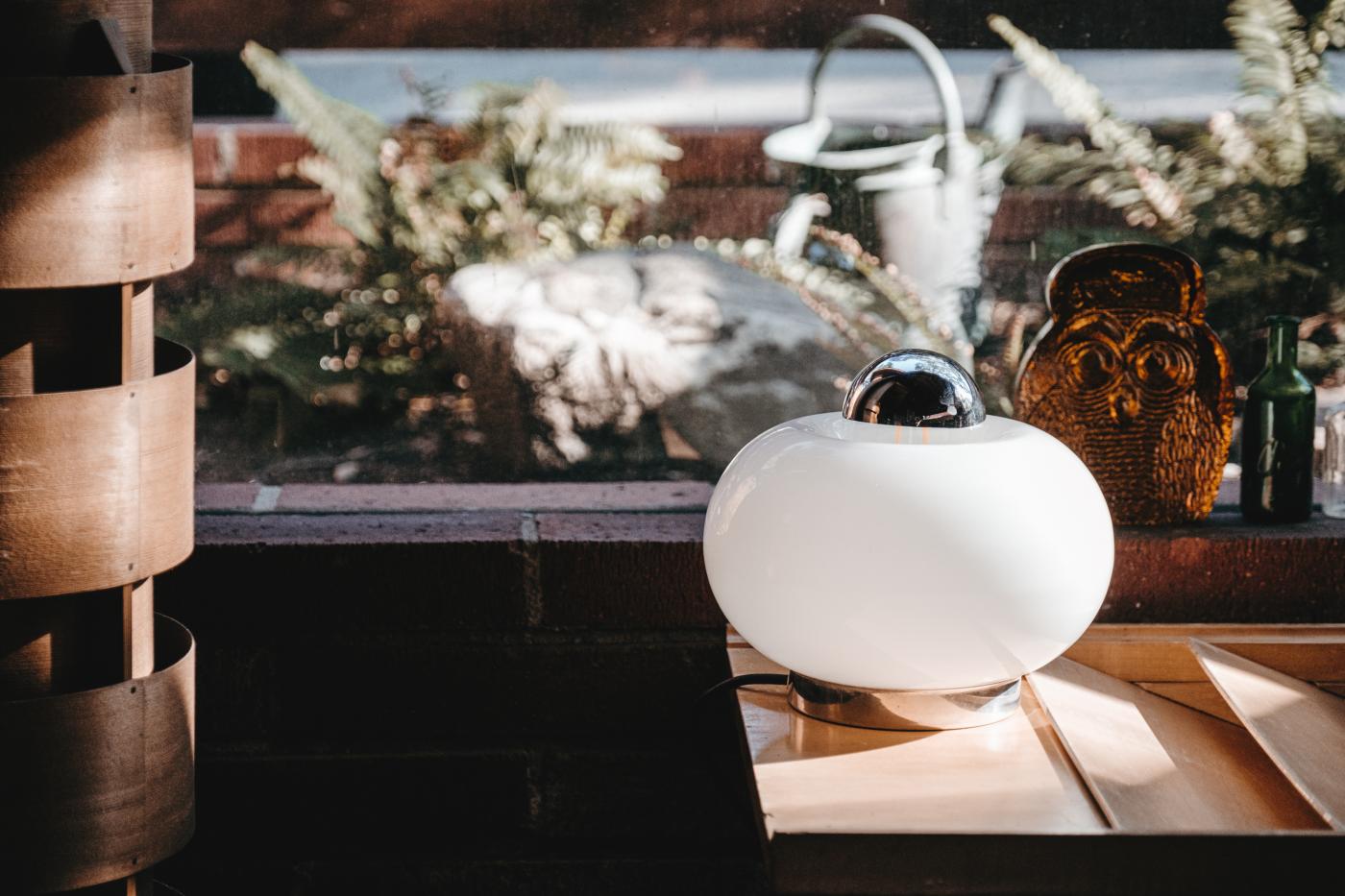 Reggiani - 1960s Italian Opaline Glass & Metal Table Lamp in the Style ...