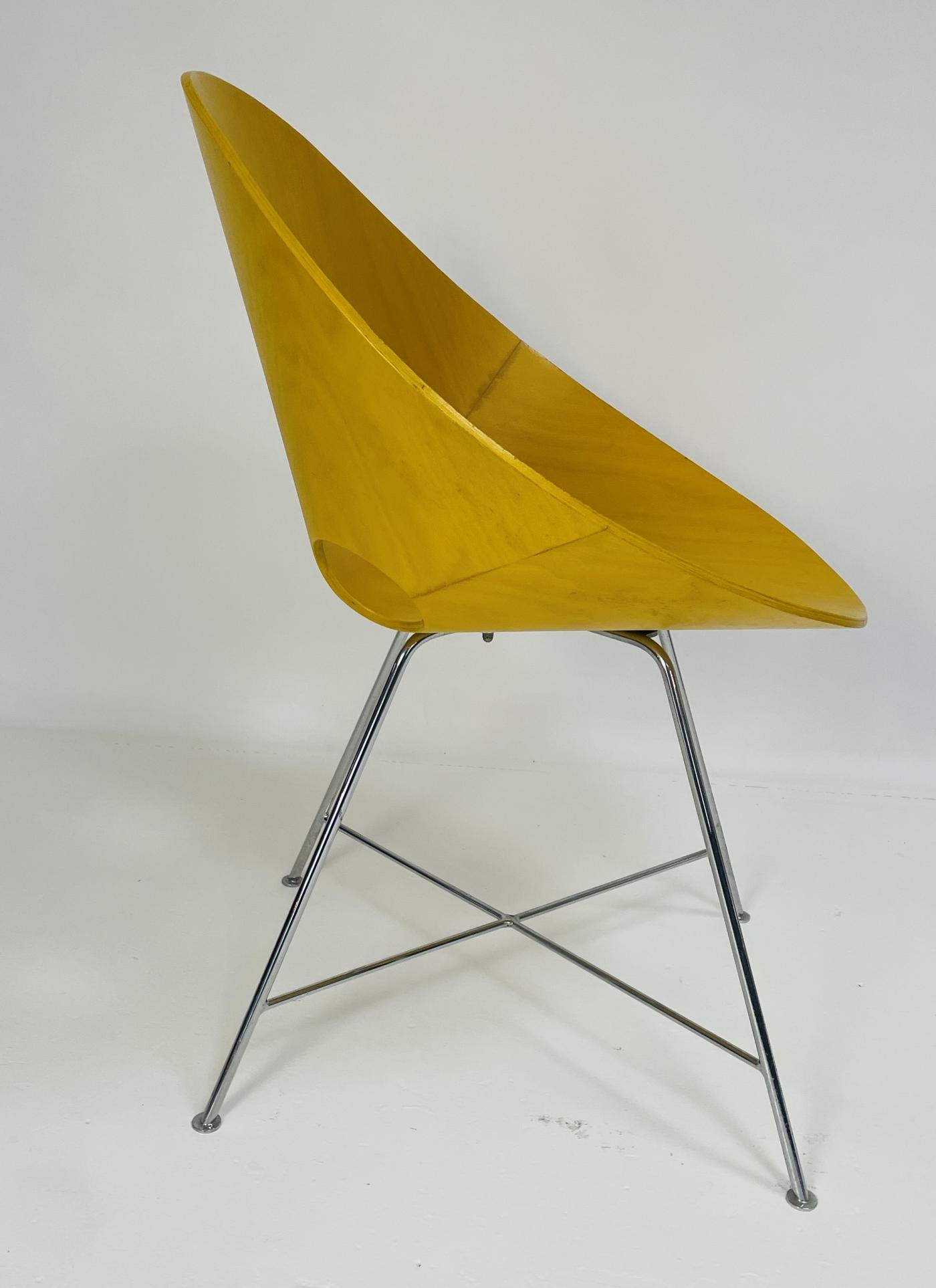 Thonet - ST 664 Shell Chairs, Designed by Eddie Harlis