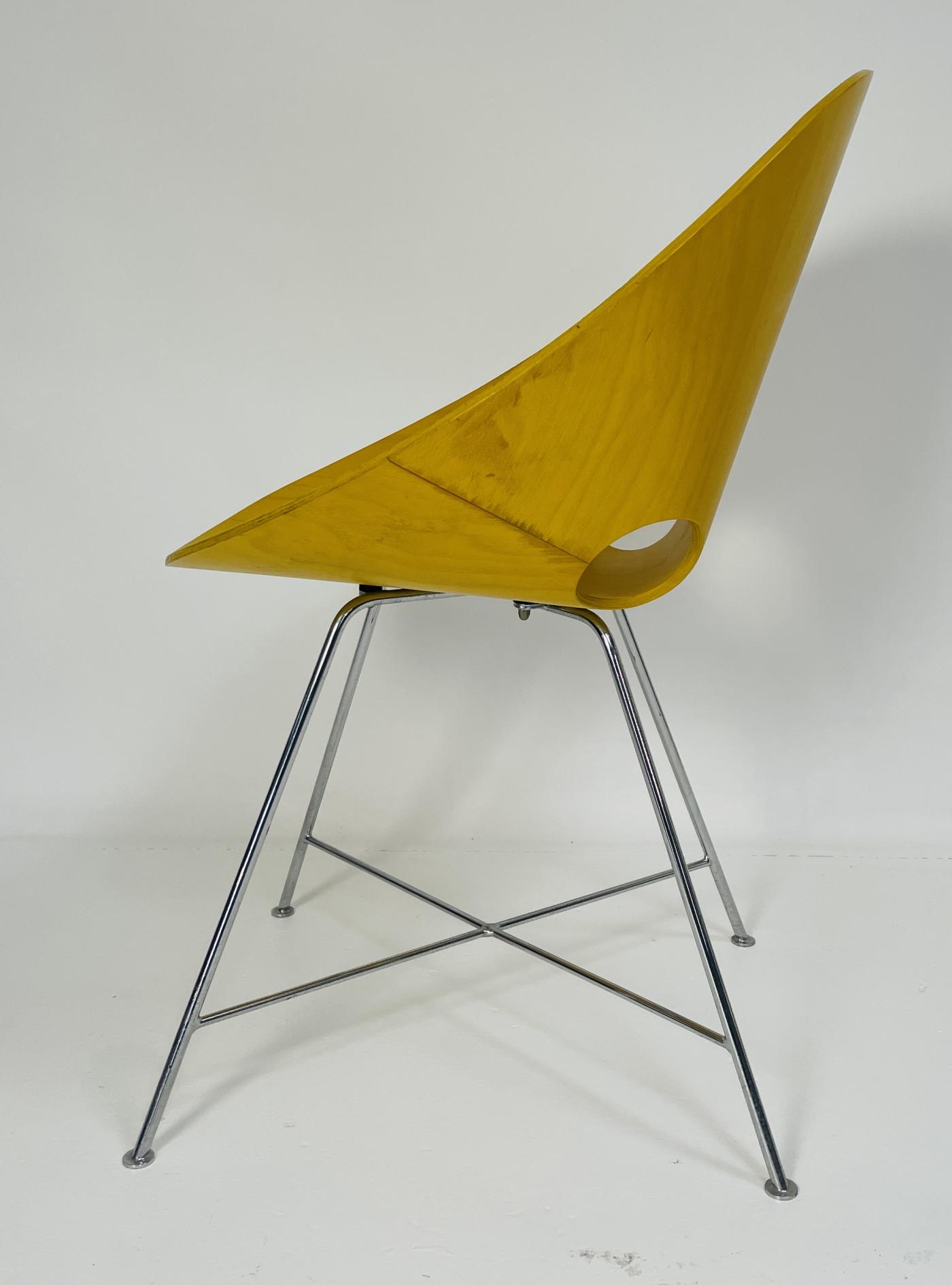 Thonet - ST 664 Shell Chairs, Designed by Eddie Harlis
