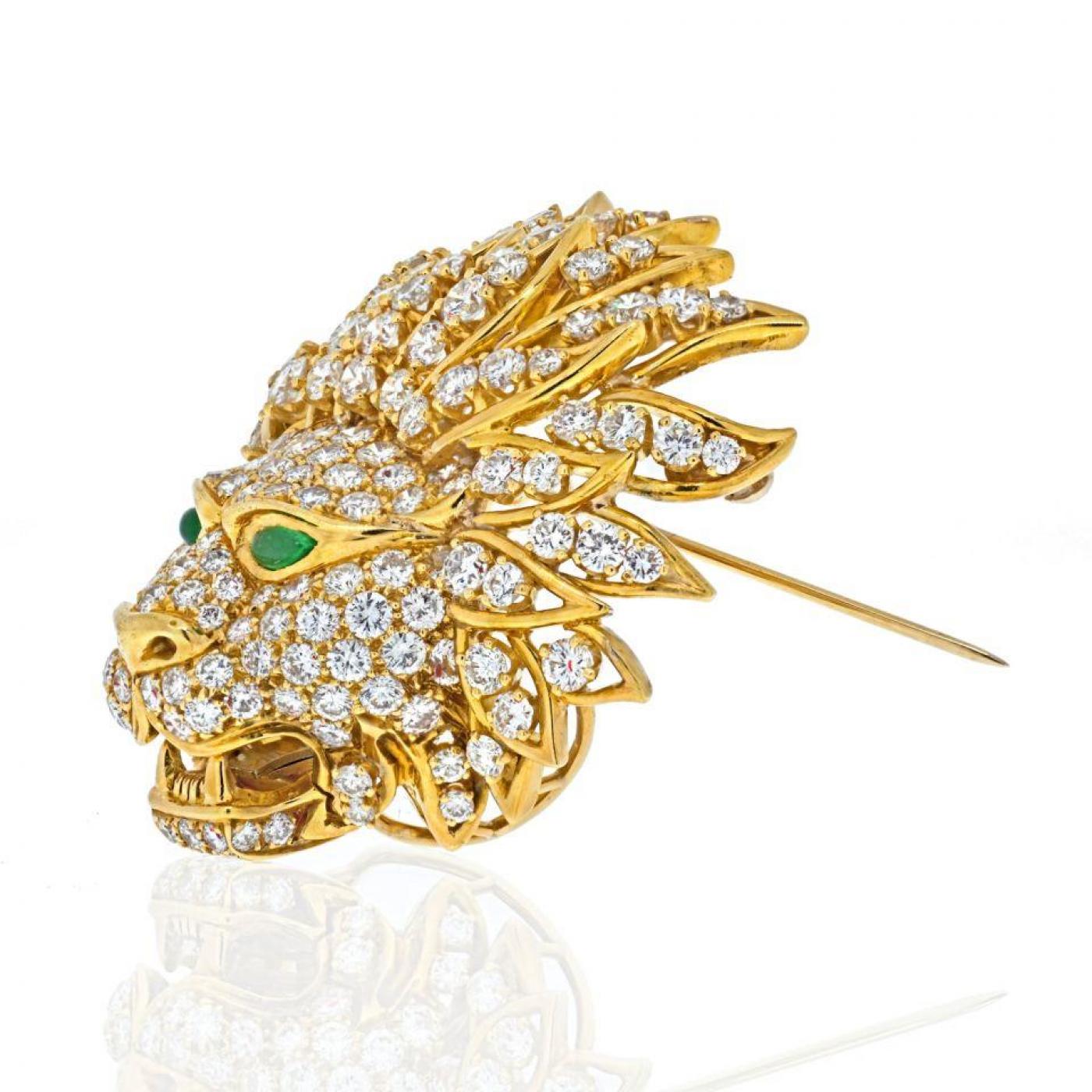 Van Cleef & Arpels - VAN CLEEF & ARPELS 18K YELLOW GOLD DIAMOND LION HEAD MASK, EMERALD EYES BROOCH