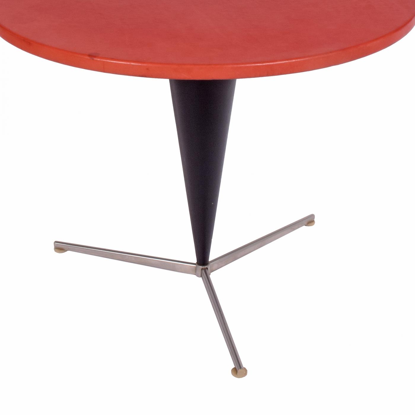 Verner Panton - Cone Table by Verner Panton