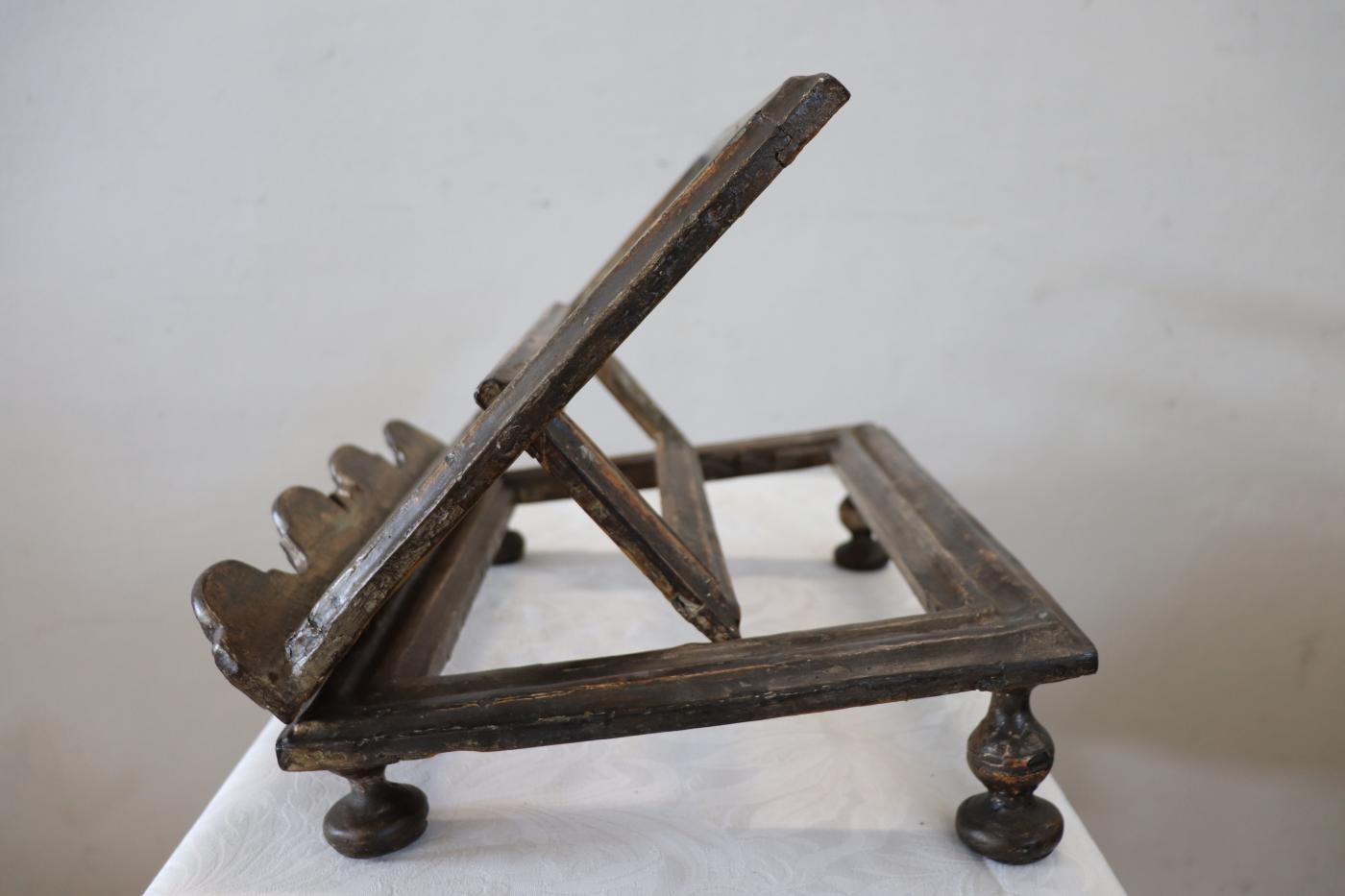 17th Century Italian Baroque Antique Table book Stand