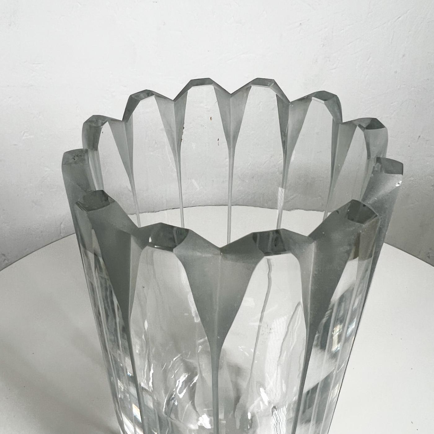 1970s Crystal Flower Vase Scandinavian Modern Art Glass Scallop