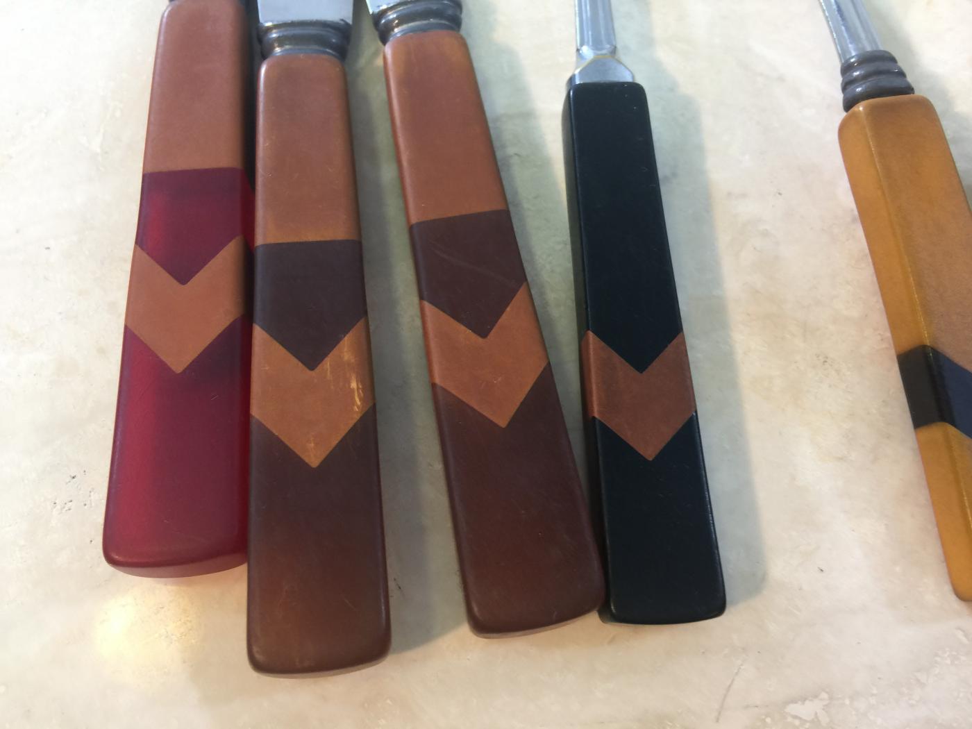 ART DECO TWO TONE BAKELITE CUTLERY SET