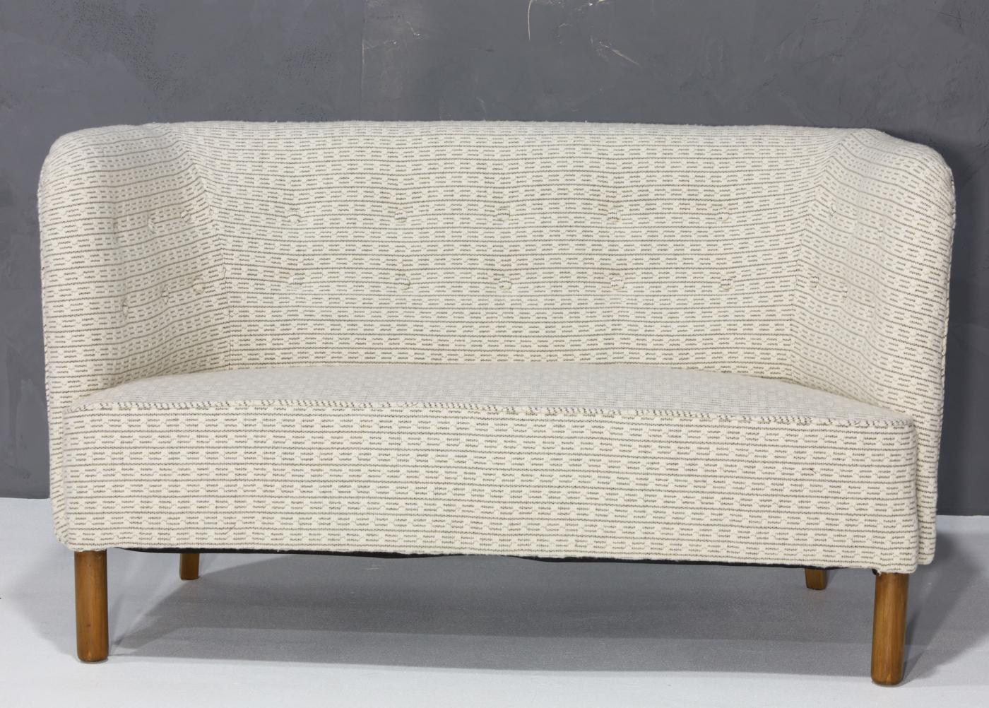 Agner Christoffersen - Agner Christoffersen Settee in Kelly Wearstler ...
