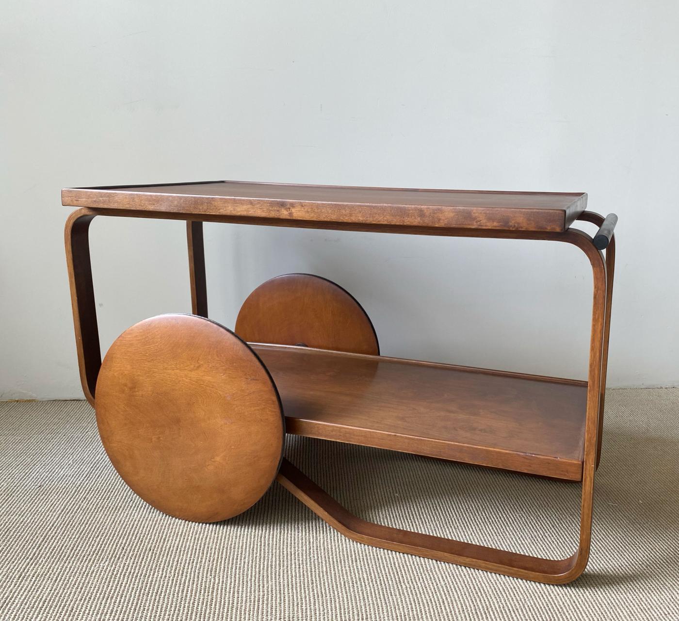 Alvar Aalto - ALVAR AALTO TEA TROLLEY