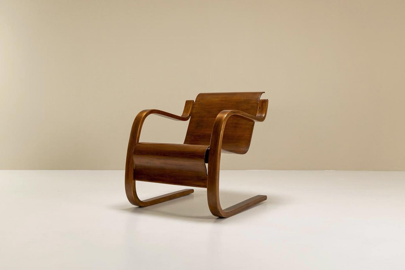 Alvar Aalto - Alvar Aalto Lounge Chair in Birch Plywood Model 31/41 ...