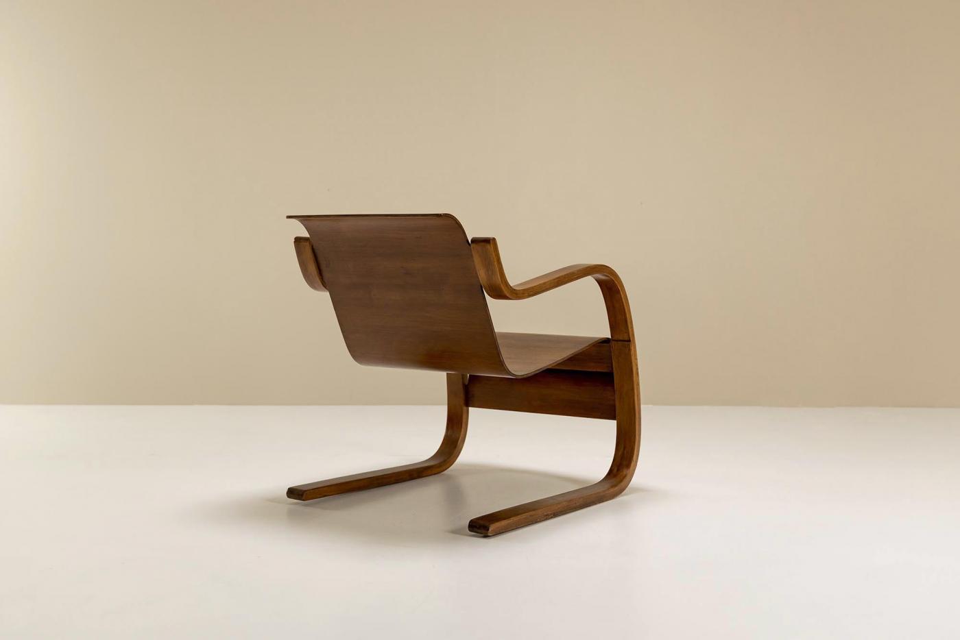 Alvar Aalto - Alvar Aalto Lounge Chair in Birch Plywood Model 31/41 ...