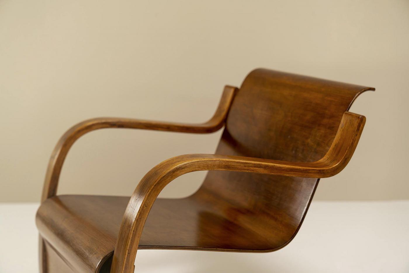 Alvar Aalto - Alvar Aalto Lounge Chair in Birch Plywood Model 31/41 ...