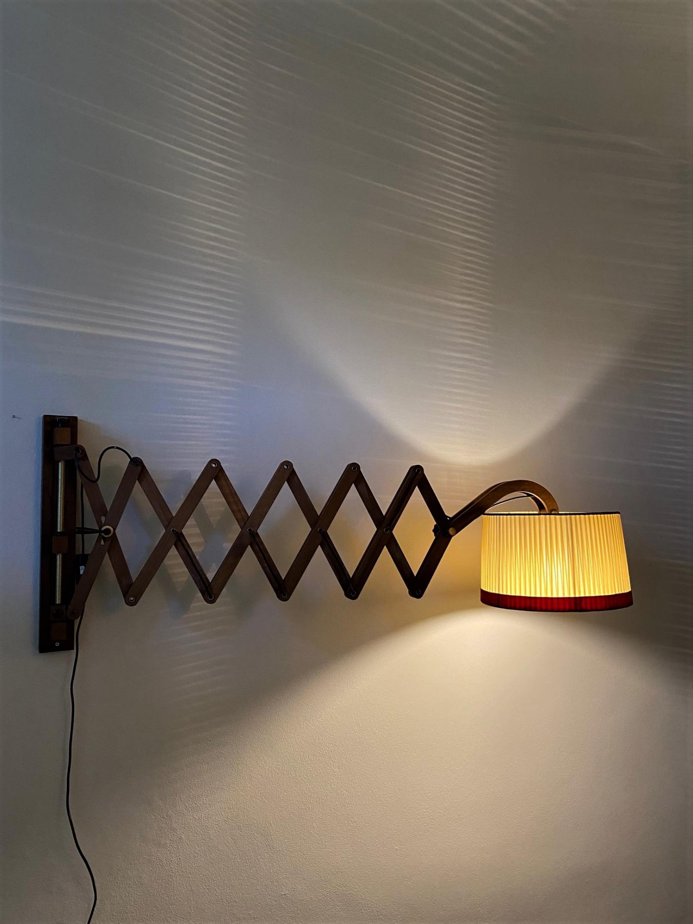 Amazingly Large Extensible Wall Light