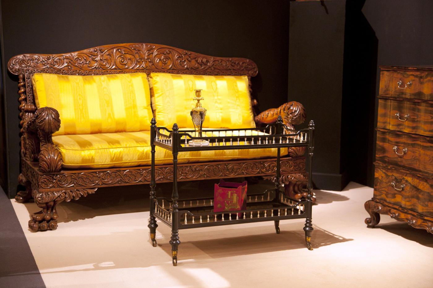 Antique Indian (Bombay) Padouk Wood Exotic, Superbly Carved Settee