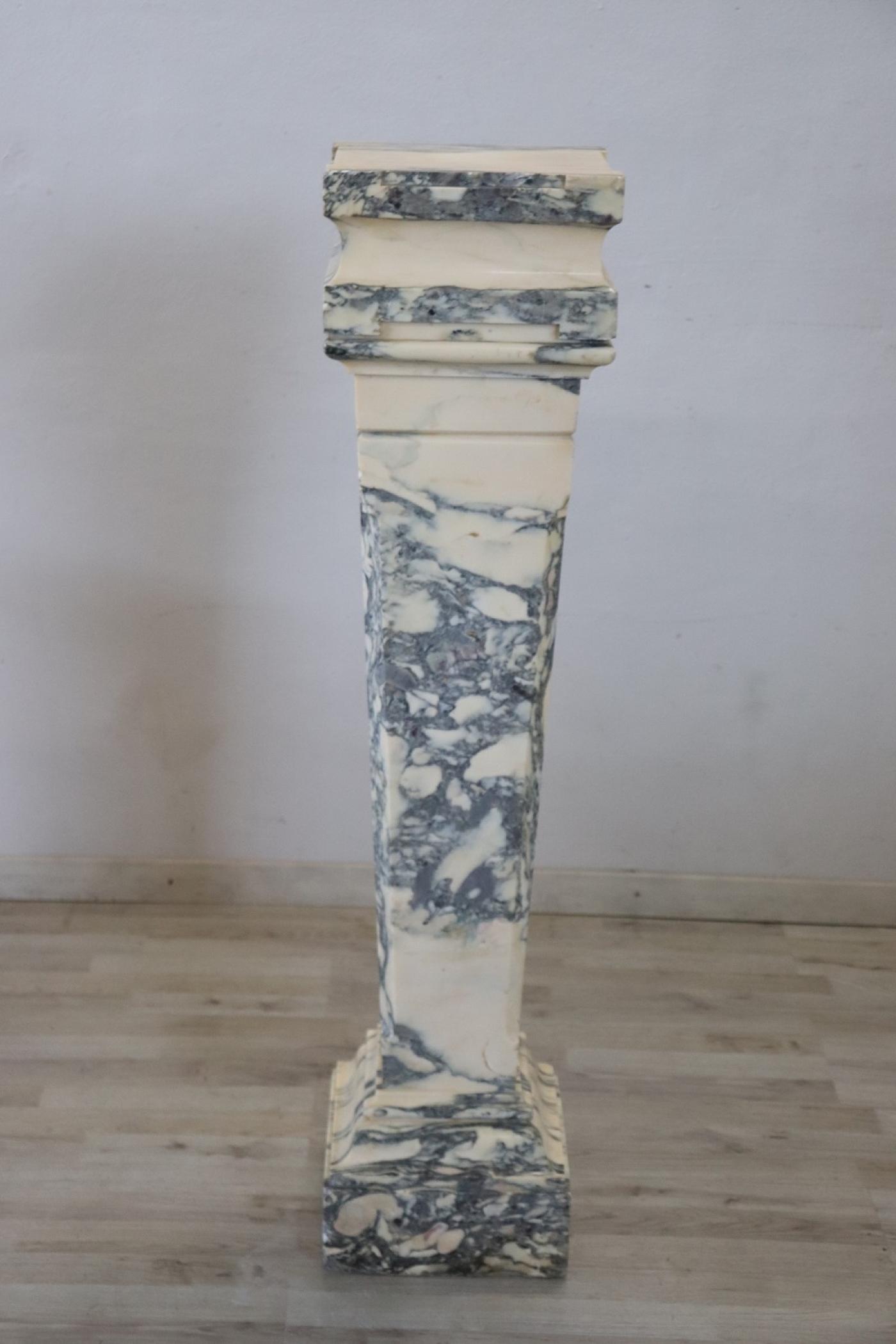 Art Déco Large Column in Italian Calacatta Marble