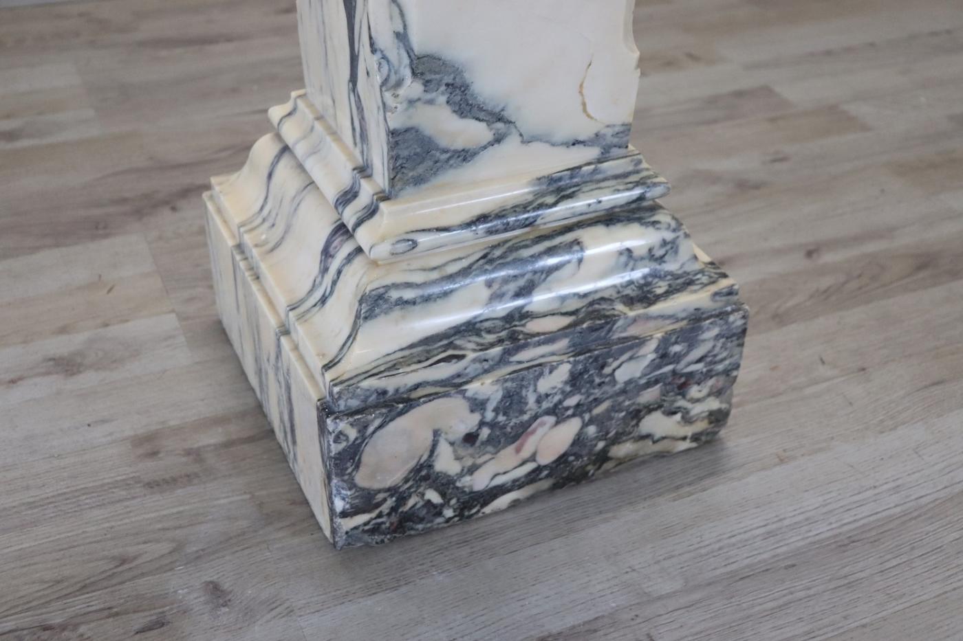 Art Déco Large Column in Italian Calacatta Marble