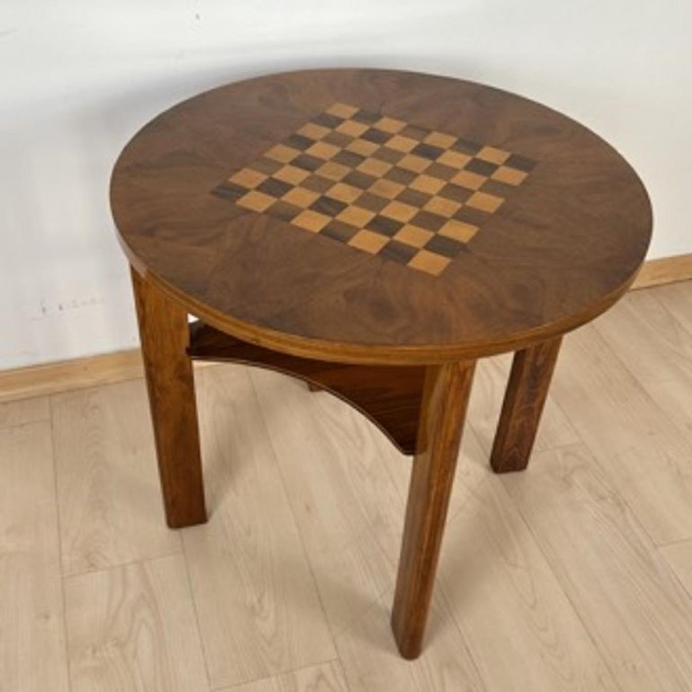Art Deco Chess Table, Walnut and Maple, Austria, Vienna circa 1930