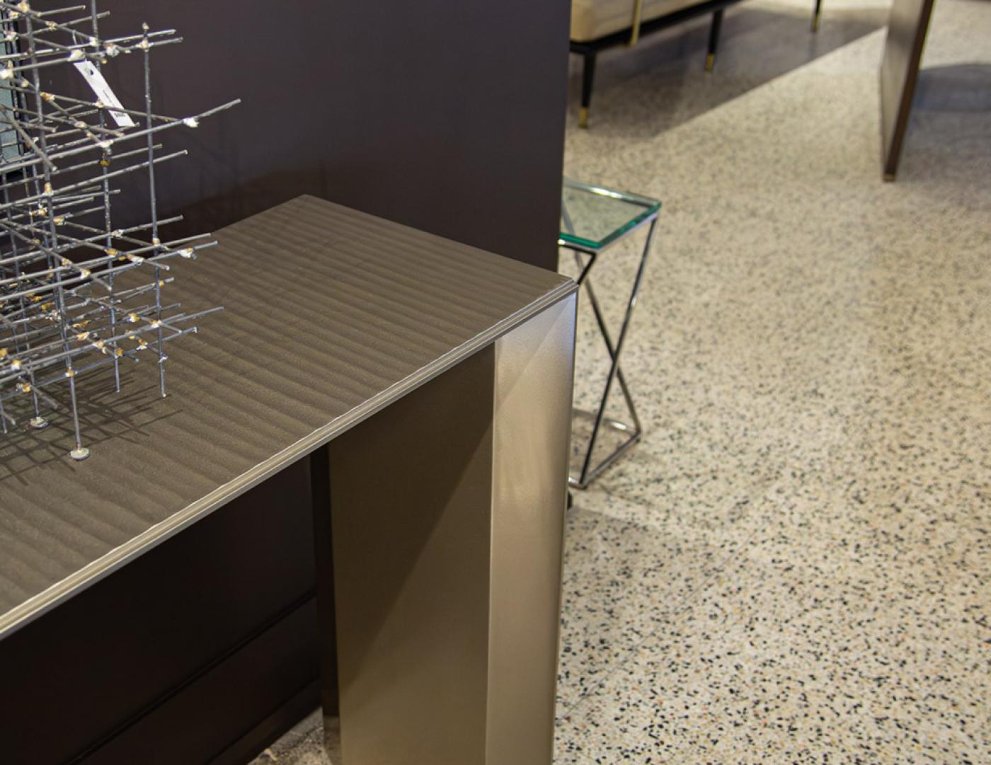 Aurora Console by Chai Ming Studios