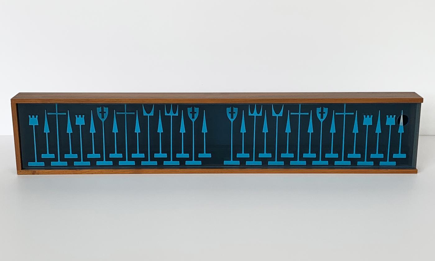 Austin Cox - Austin COX Modernist "Aloca" Chess Set with Chessboard